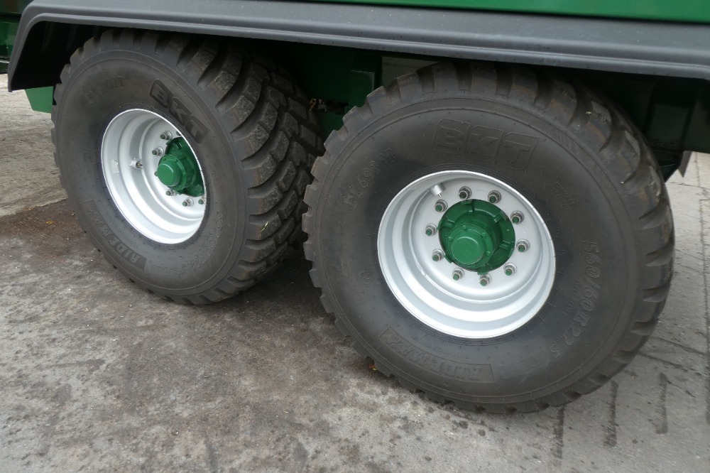 Bailey TB16 tandem axle grain trailer, roll-over sheet, air brakes ...