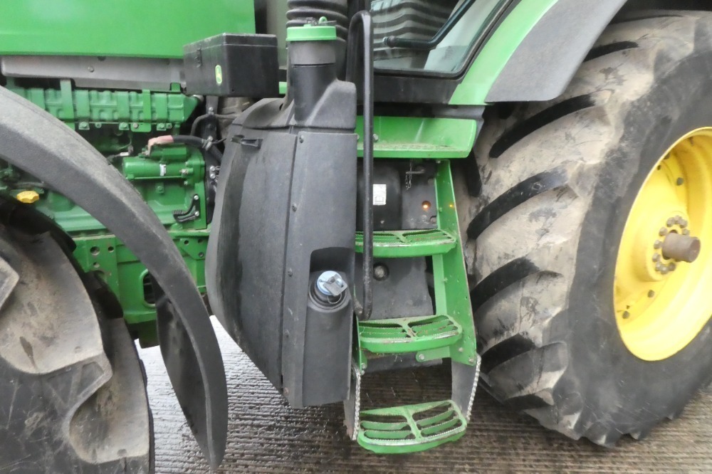 John Deere 7250R tractor, 50kph Autopowr gearbox, air brakes, front ...