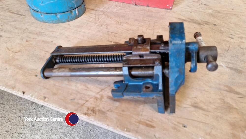 Large metal Record vice 52E | April timed online auction - Workshop ...