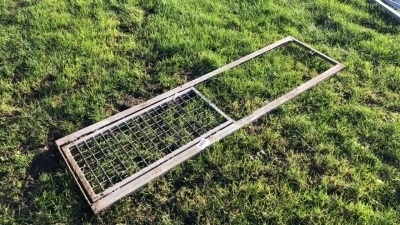 Sheep guillotine gate | York Machinery Sale (hedgers, buckets ...