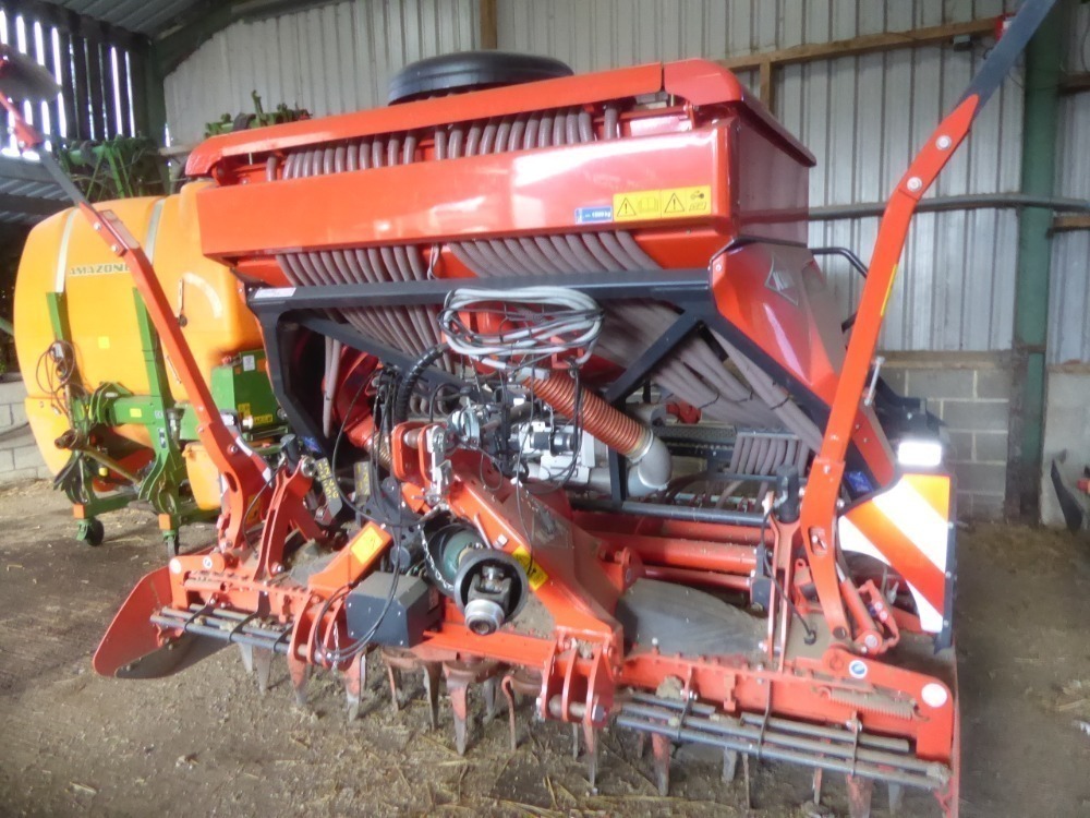 2019 Kuhn HR 3030 power harrow & Venta 3030-24 drill combination c/w ...