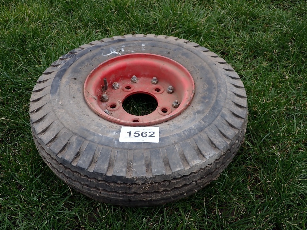 Spare wheel for combine header trailer | York Machinery Sale (Tractors ...