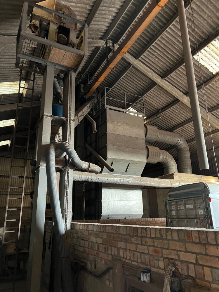 Constant Flow grain dyer with 11T/hr throughout; twin intake elevator ...