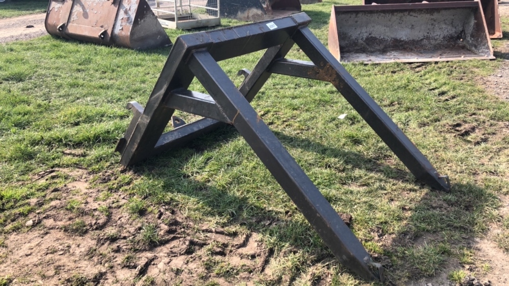 Fertiliser bag lifter for telehandler | York Machinery Sale (hedgers ...