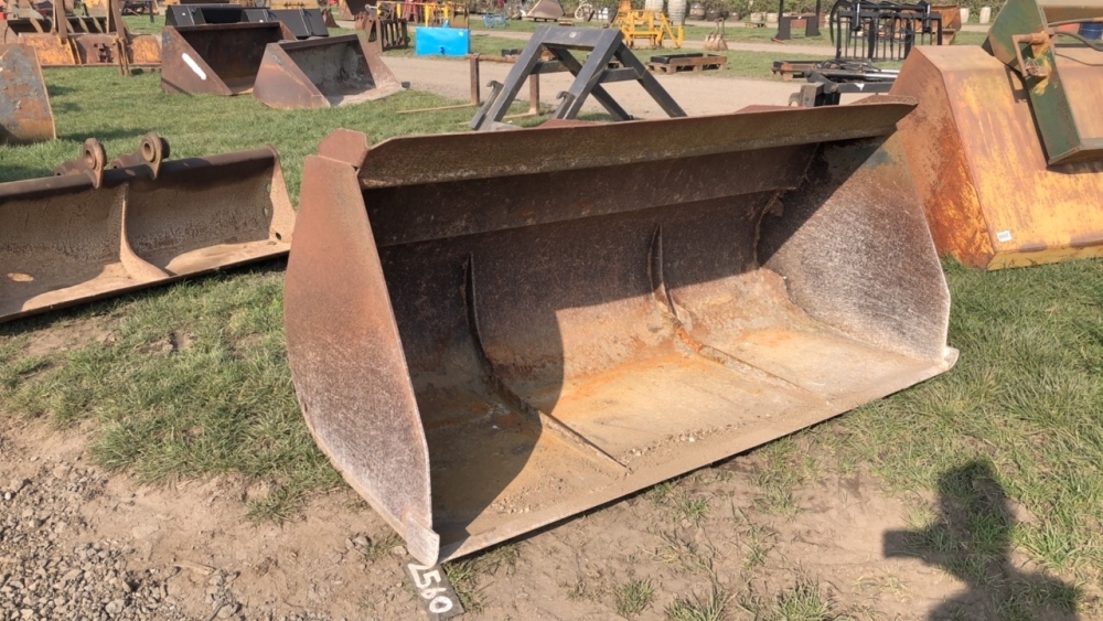 Loader tractor bucket on Euro 8 brackets | York Machinery Sale (hedgers ...