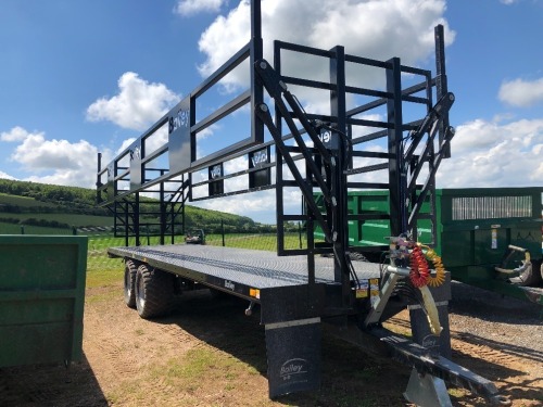 2020 Bailey 14T 32ft bale trailer c/w hydraulic bale clamp sides ...