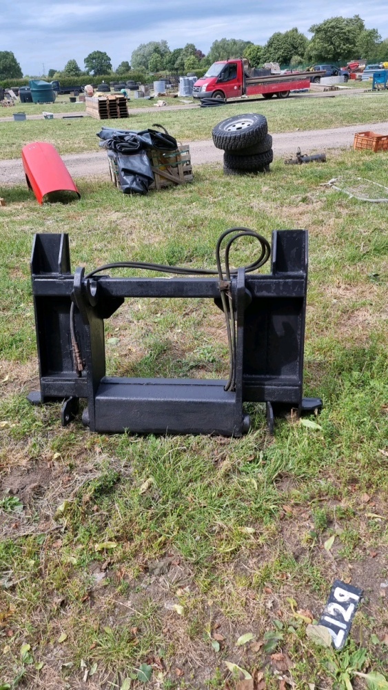 Cherry Products forklift adaptor plate, JCB to Manitou, hydraulic ...