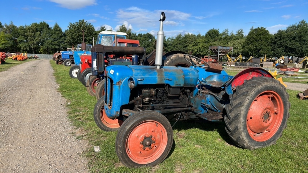Fordson Dexta tractor | York Machinery Sale (Vintage & Bygone) - Lot ...