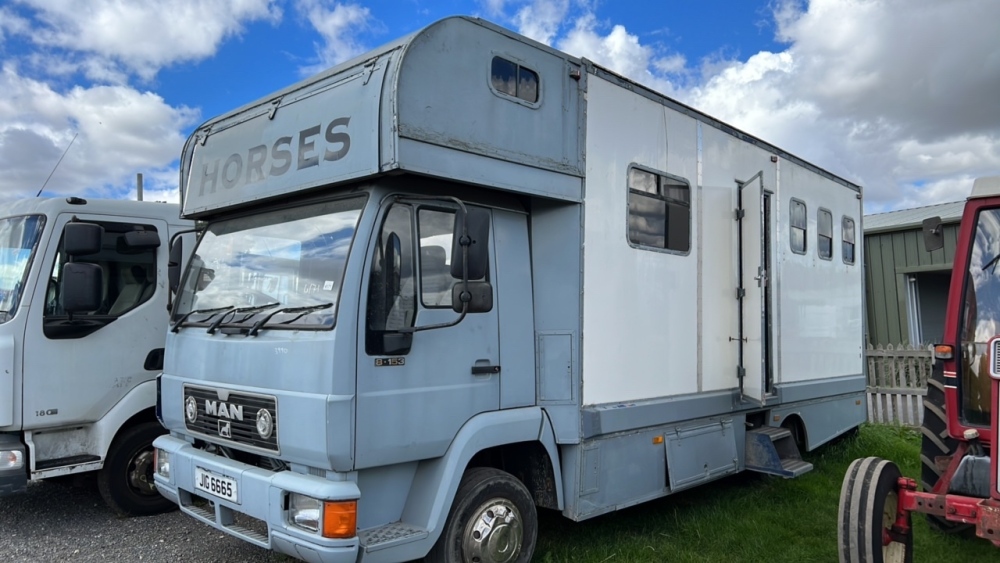 1995 MAN 7.5T horsebox, starts, runs and drives well. MOT recently ...