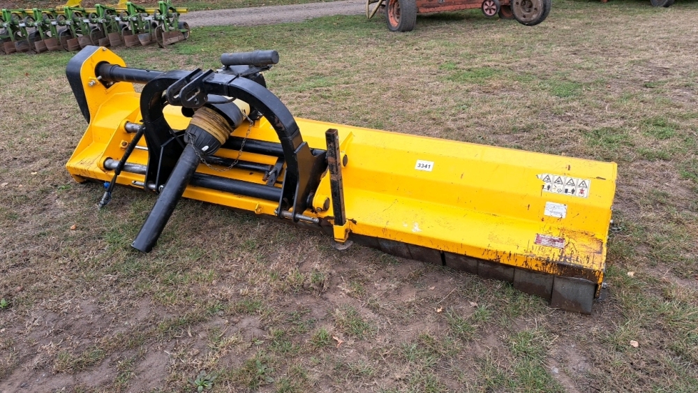 McConnel Magnum Elite 270 flail topper, hydraulic side shift, in ...