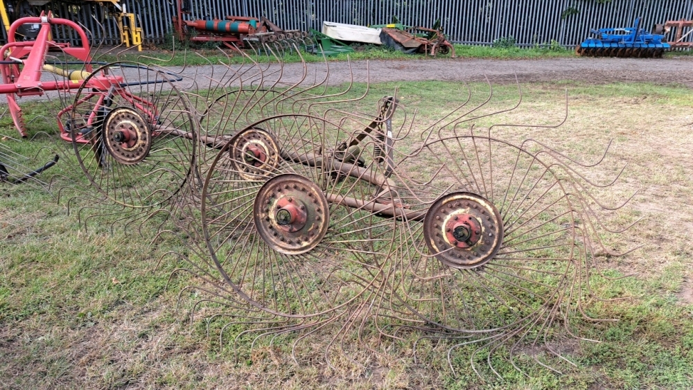 Acrobat hay turner | York Machinery Sale (Machinery, trailers, vehicles ...