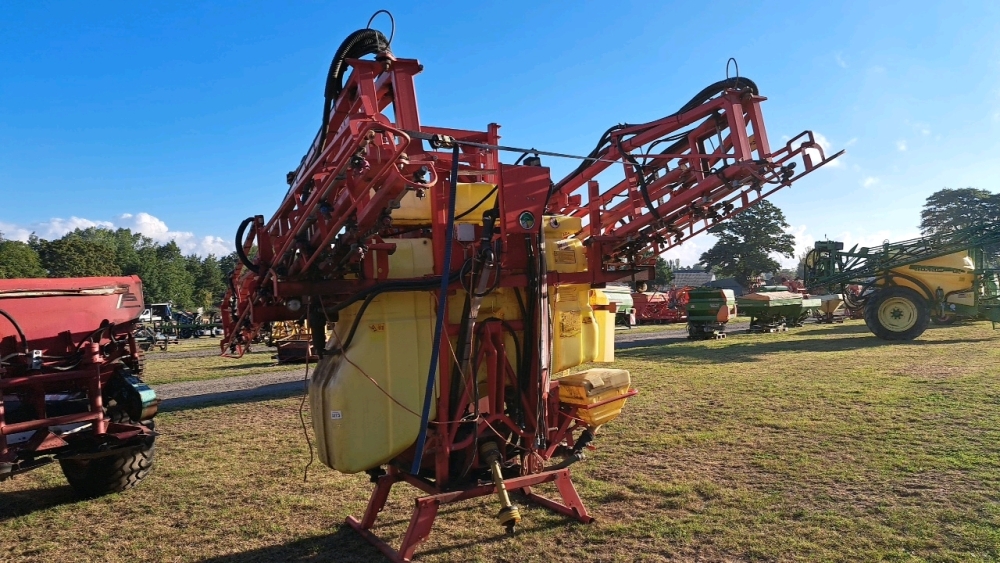 Vicon Rau 24m boom sprayer with 1000ltr tank | York Machinery Sale ...