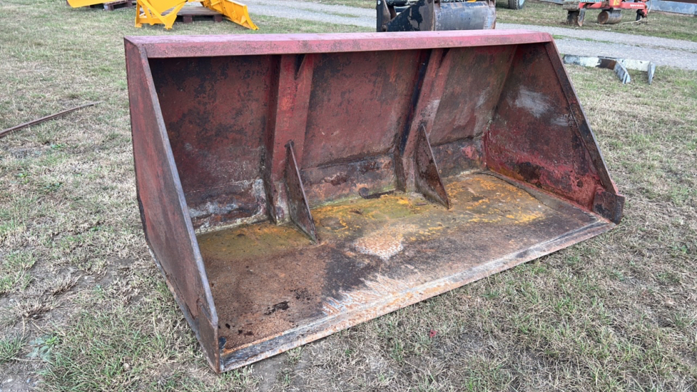 6'7 telehandler bucket on Manitou brackets | York Machinery Sale ...