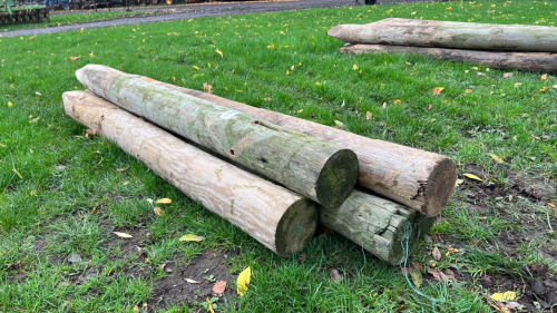 5 x wooden strainer posts | York Machinery Sale (hedgers, buckets ...