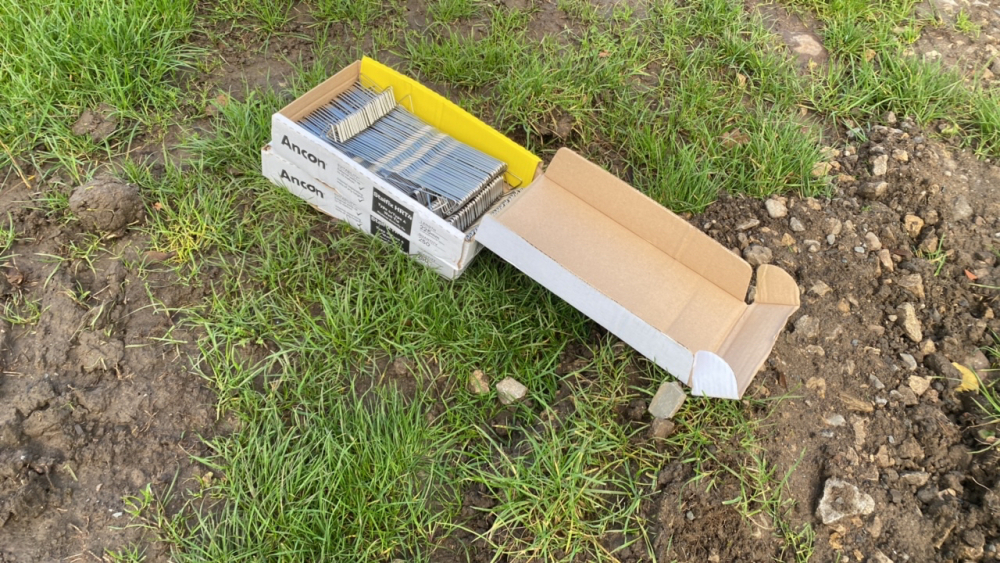 2 x boxes of wall ties | York Machinery Sale (Building materials, small ...