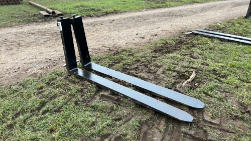 Pair of forklift tines | York Machinery Sale (hedgers, buckets ...