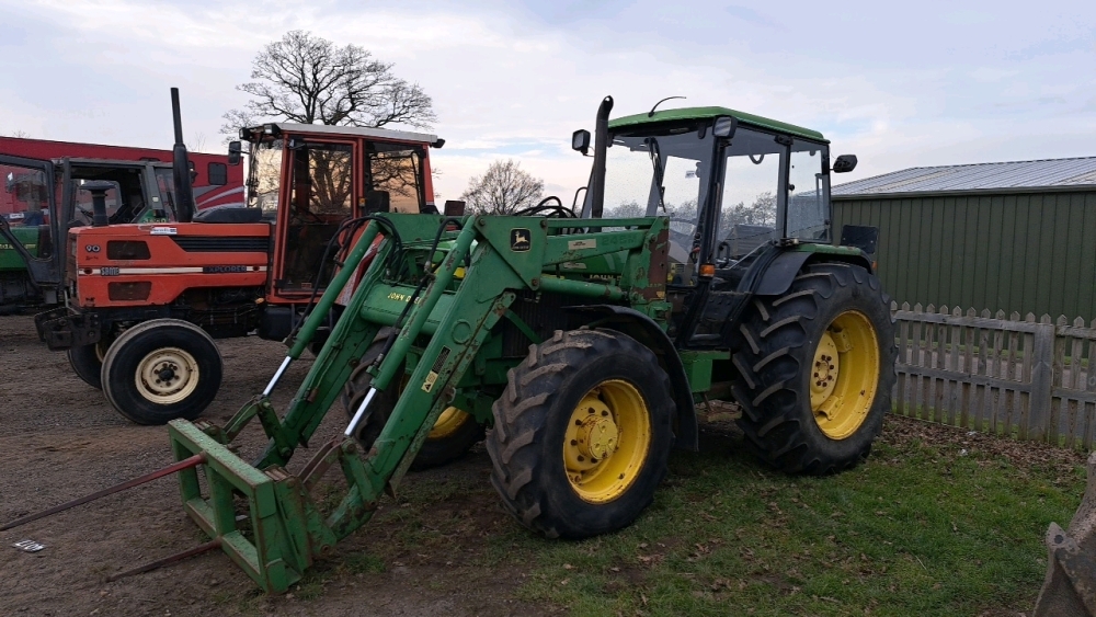 John Deere 2650 tractor with front end loader, 1993 reg, 8384 hours ...