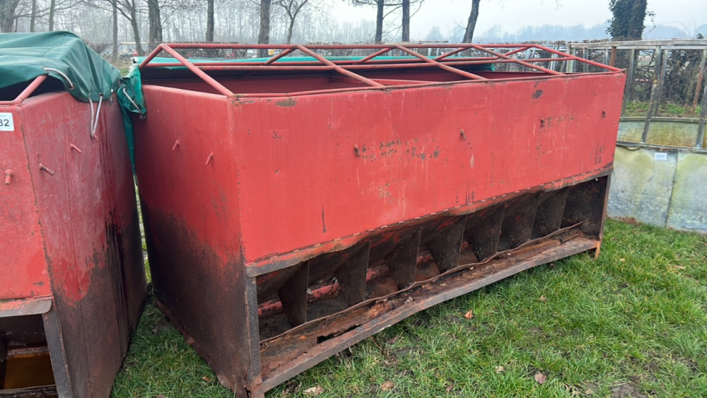 Large pig hopper | York Machinery Sale (hedgers, buckets, livestock ...