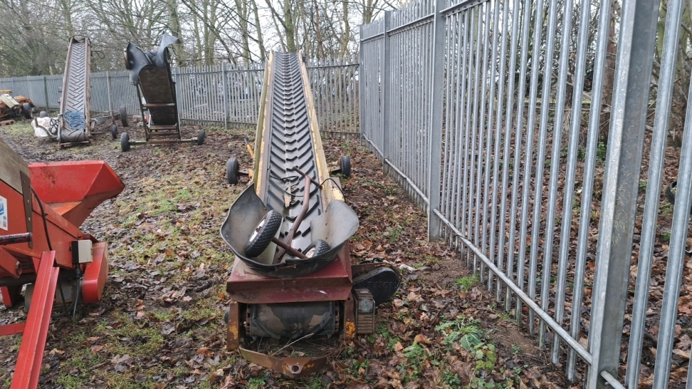 Fyson elevator 8.5m long with 2m extension and 2 interchangeable ...