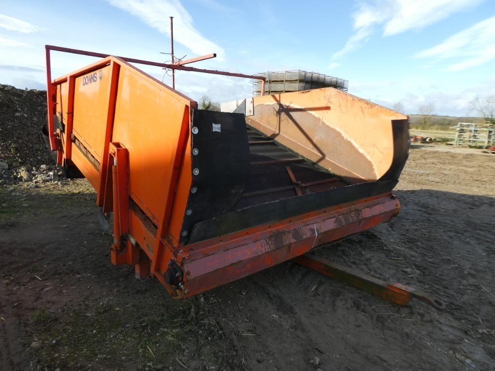 Downs 2T capacity 3ph charge hopper, sensor controlled to feed a grader ...