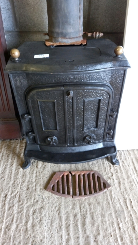 Large cast iron stove/wood burner | March timed online auction ...