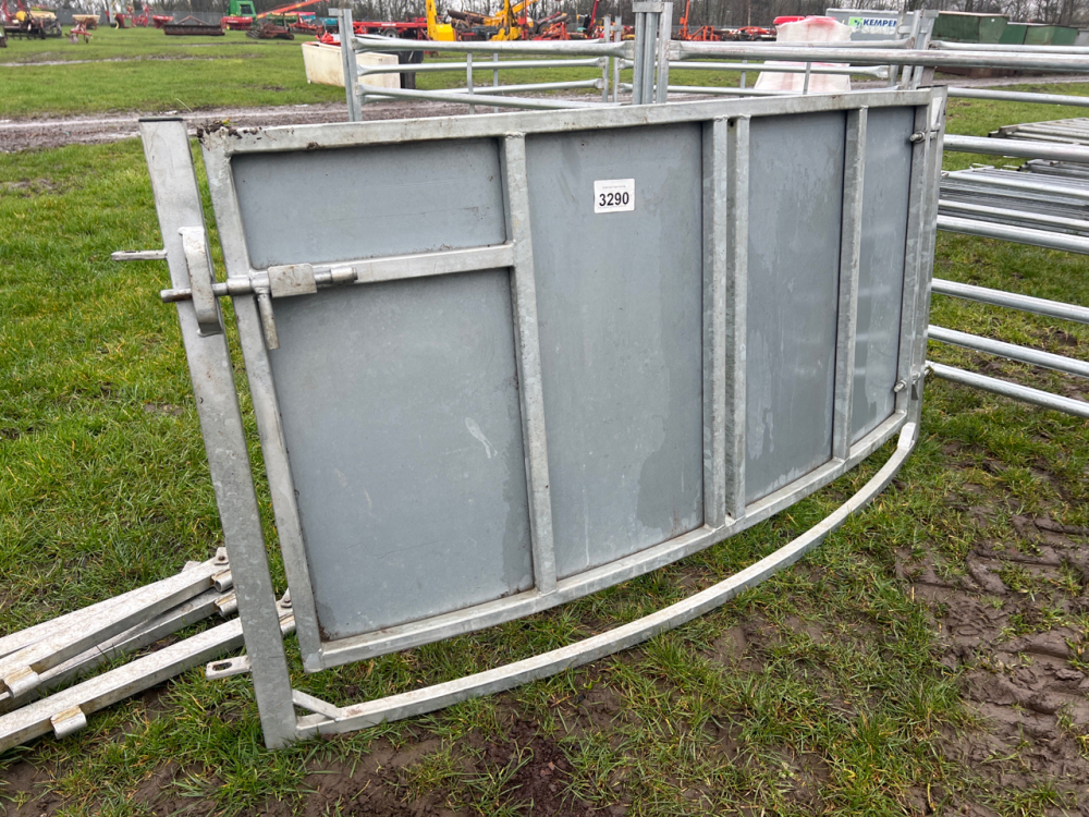 Sheep sheeted curved pin hurdle gate | York Machinery Sale (hedgers ...