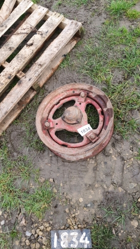 Farmall M front wheel rim | York Machinery Sale (hedgers, buckets ...