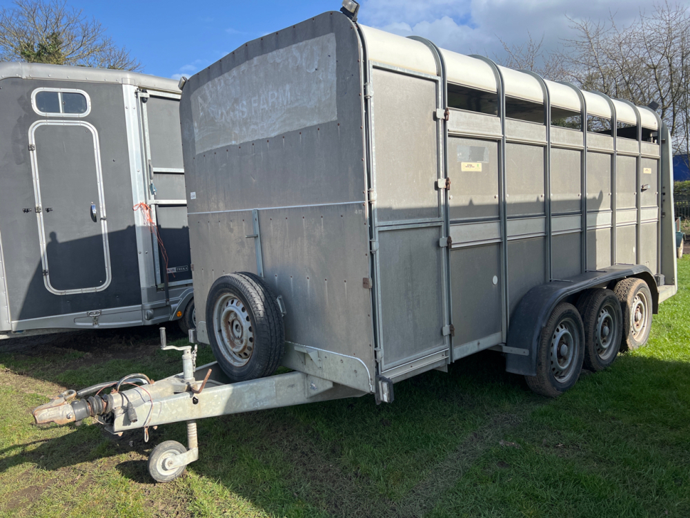 Ifor Williams TA510 14ft livestock trailer | York Machinery Sale ...