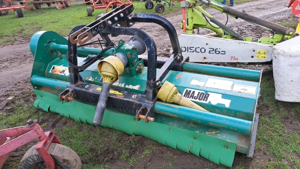 Major MT 26/230 flail topper, 2004, hydraulic offset, front/rear mount ...