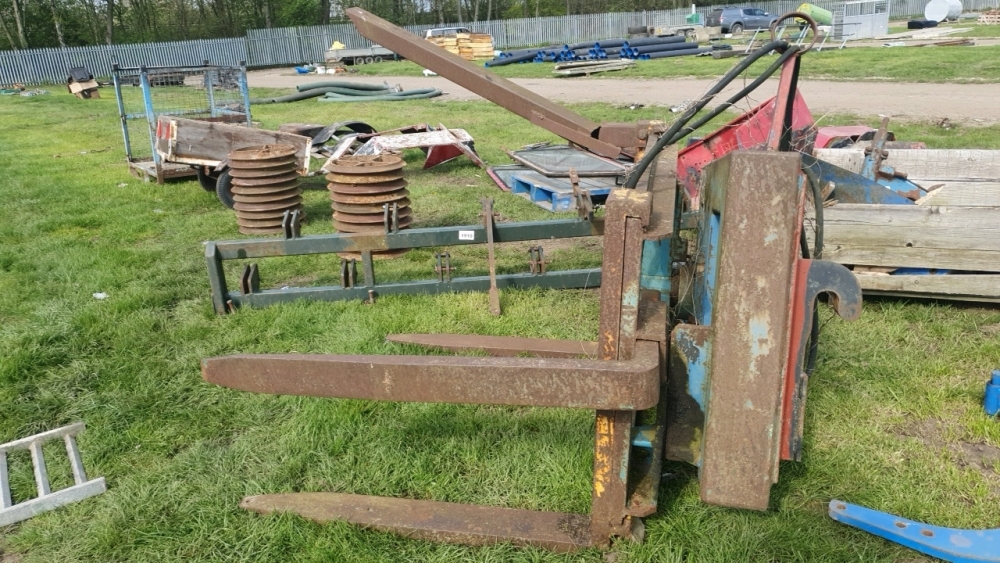 Box rotator, Merlo brackets | York Machinery Sale (hedgers, buckets ...