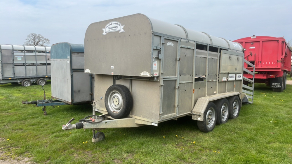 2019 Graham Edwards tri-axle 14ft livestock trailer with power decks ...