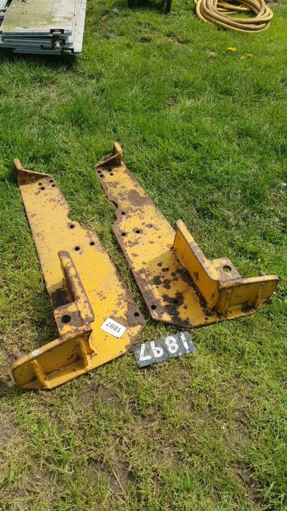 Grays loader brackets | York Machinery Sale (hedgers, buckets ...
