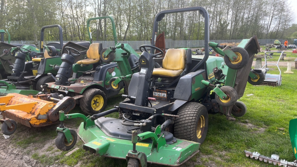 John Deere batwing mower with 10 foot cut | York Machinery Sale ...