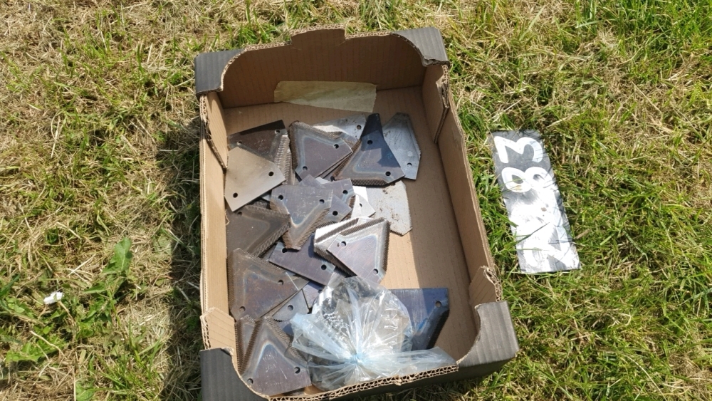 50 x new Claas Dominator combine knife sections | York Machinery Sale ...