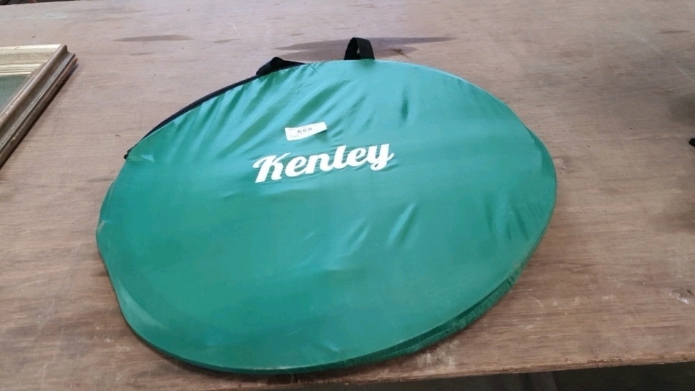 As new Kenley pop up screen | July timed online auction - Household and ...