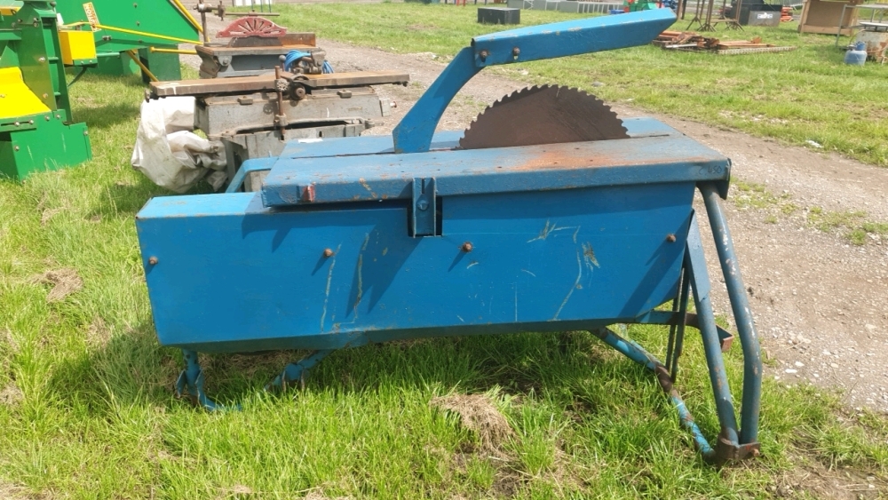 Kidd tractor mounted saw bench | York Machinery Sale (Building ...