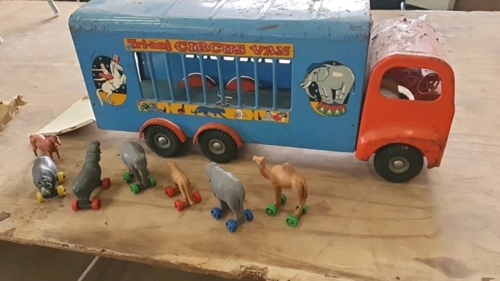 Vintage Triang circus van | September timed online auction - Household ...
