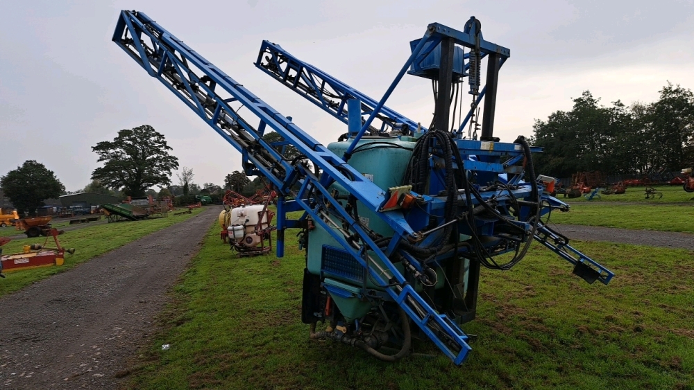 Berthoud 24m mounted sprayer, 1500ltr tank | York Machinery Sale ...