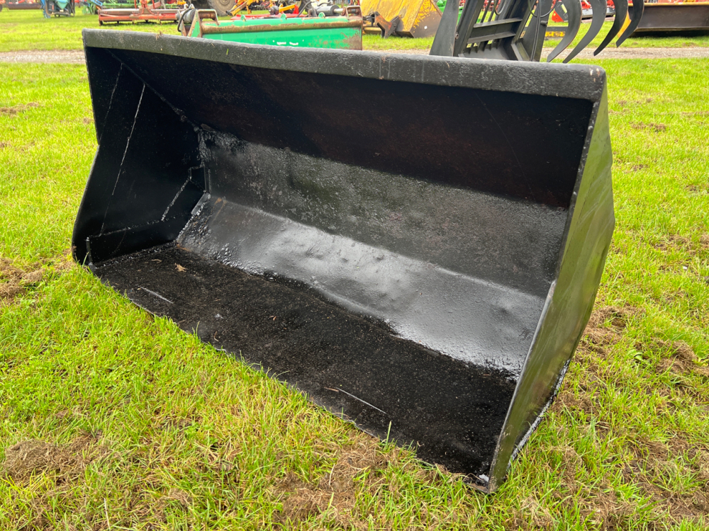 5ft loader bucket | York Machinery Sale Unsolds - October - York ...