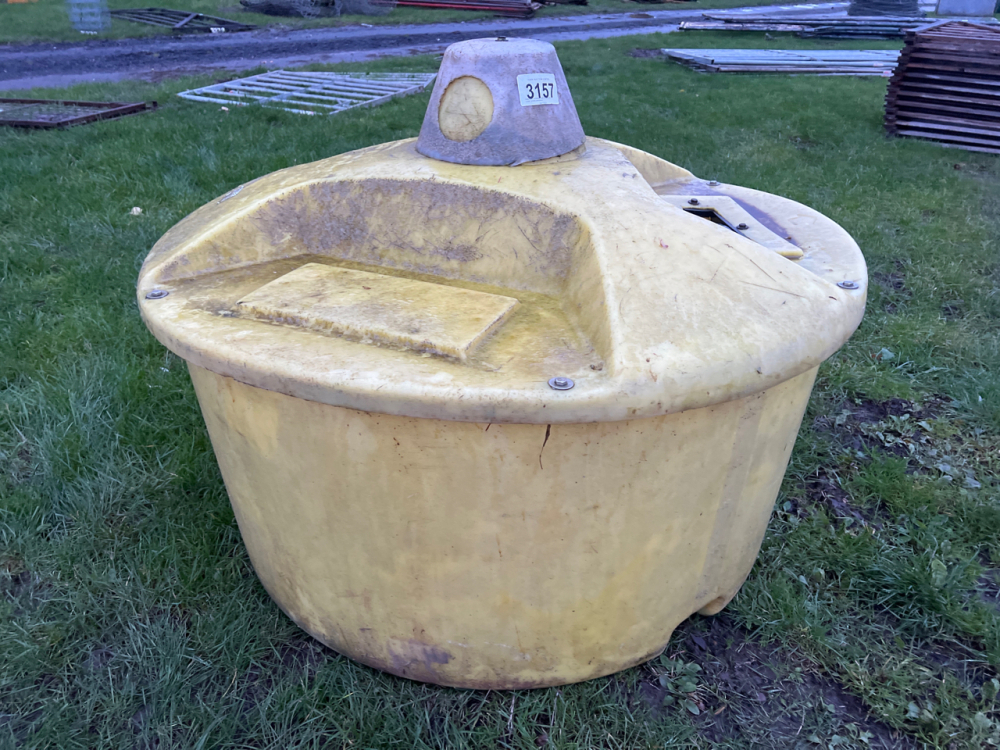 1000 litre molasses tub for suckler cows, good condition | York ...