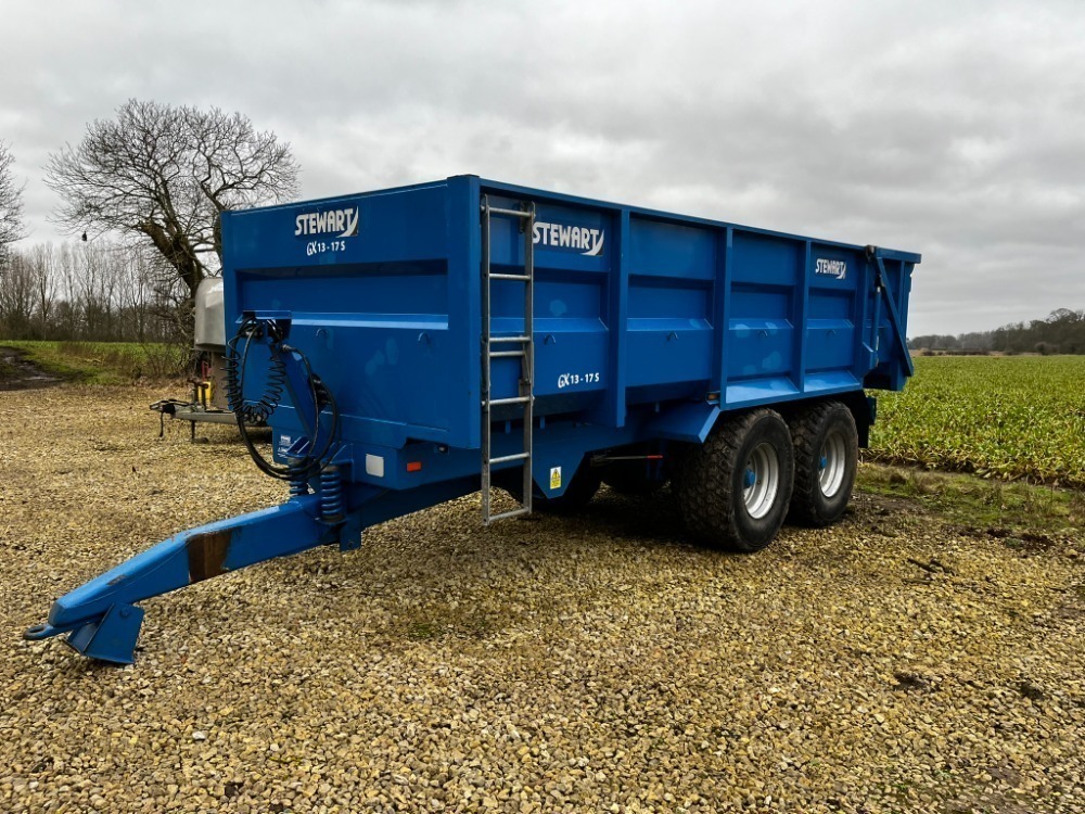 2011 Stewart GX13-17S tandem axle grain trailer, hydraulic rear door ...