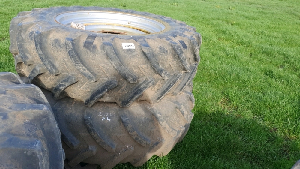 JCB Fastrac rowcrop wheel | York Machinery Sale (hedgers, buckets ...