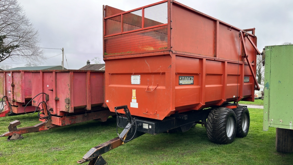 Griffiths 10T grain/silage trailer, c/w grain door, sprung axles, 550 ...
