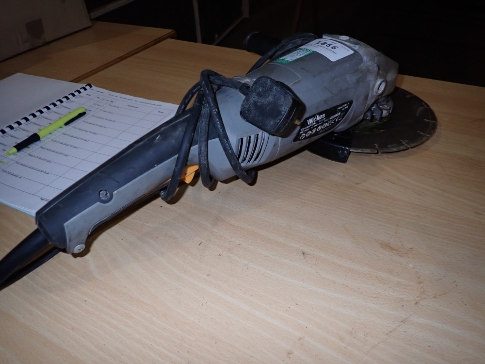 240v 9 angle grinder, PAT tested | December Timed Online Saturday Sale ...