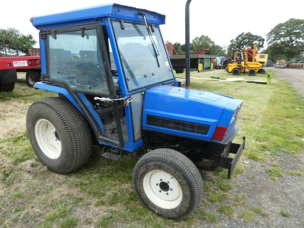 Iseki TA 530 4wd tractor c/w spool valves, pick up hitch, V5 applied ...