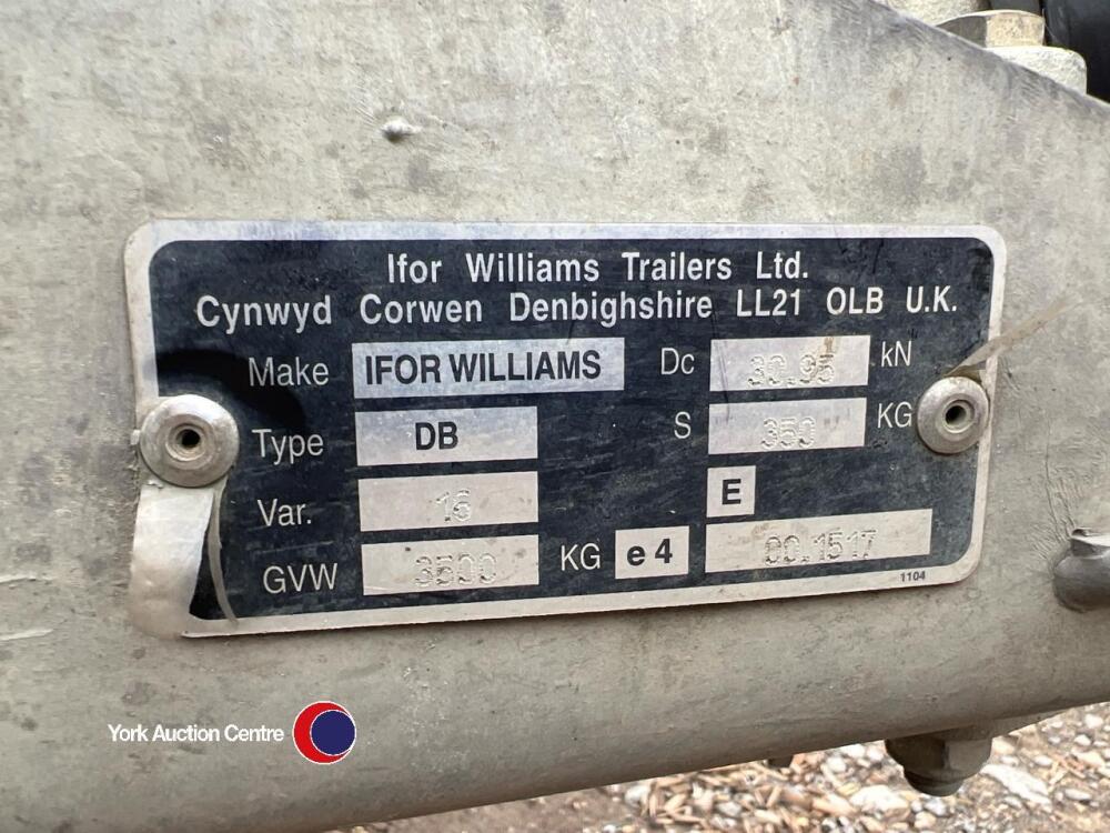 2020 Ifor Williams TA510 tri-axle cattle trailer c/w sheep decks, 2 ...
