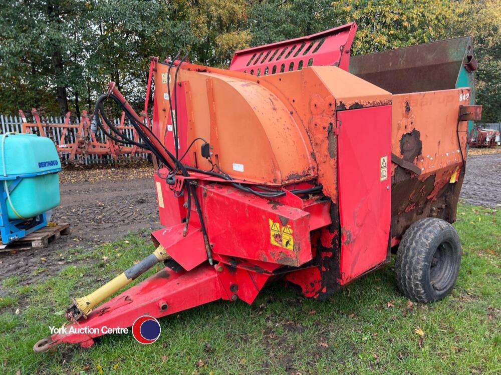 Taarup 842 straw chopper with PTO shaft, PTO in office | York Machinery ...