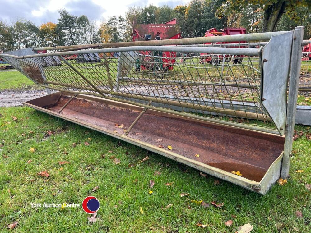 Mounted/ standing hay rack with feed trough underneath | York Machinery ...