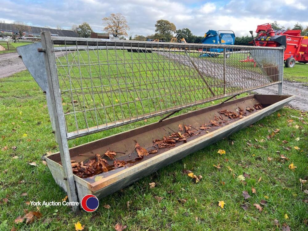 Mounted/ standing hay rack with feed trough underneath | York Machinery ...
