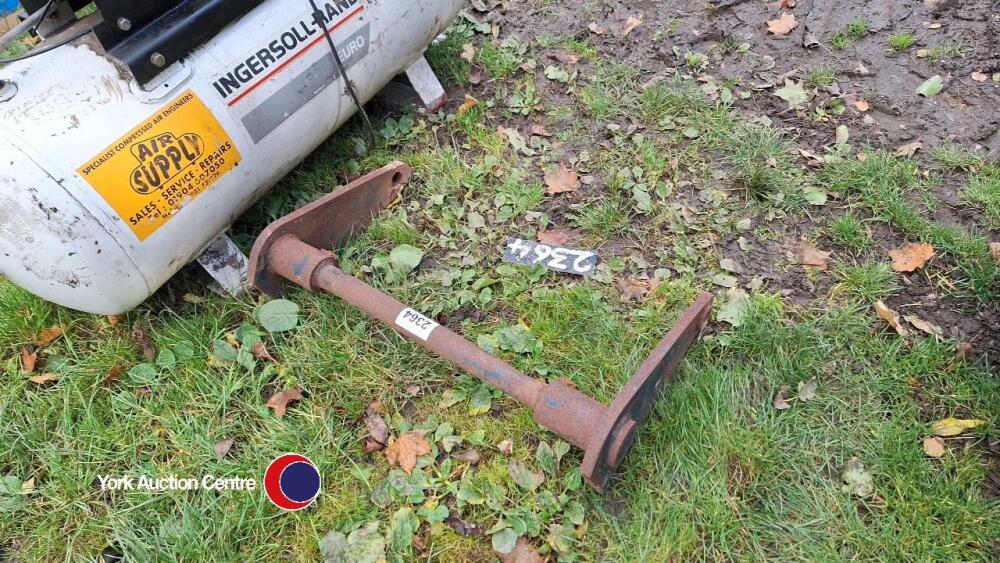 Manitou weld on bracket | York Machinery Sale (hedgers, buckets ...